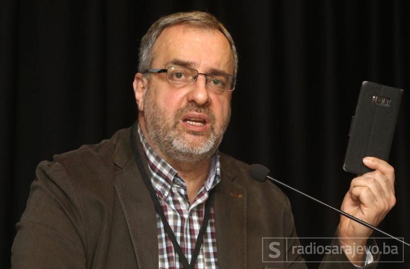 Dr Rajović: Djeca ne bi smjela koristiti mobilne telefone više od 30 ...